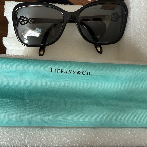 Tiffany & Co. | Accessories | Tiffany Co Black Oversized Sunglasses ...